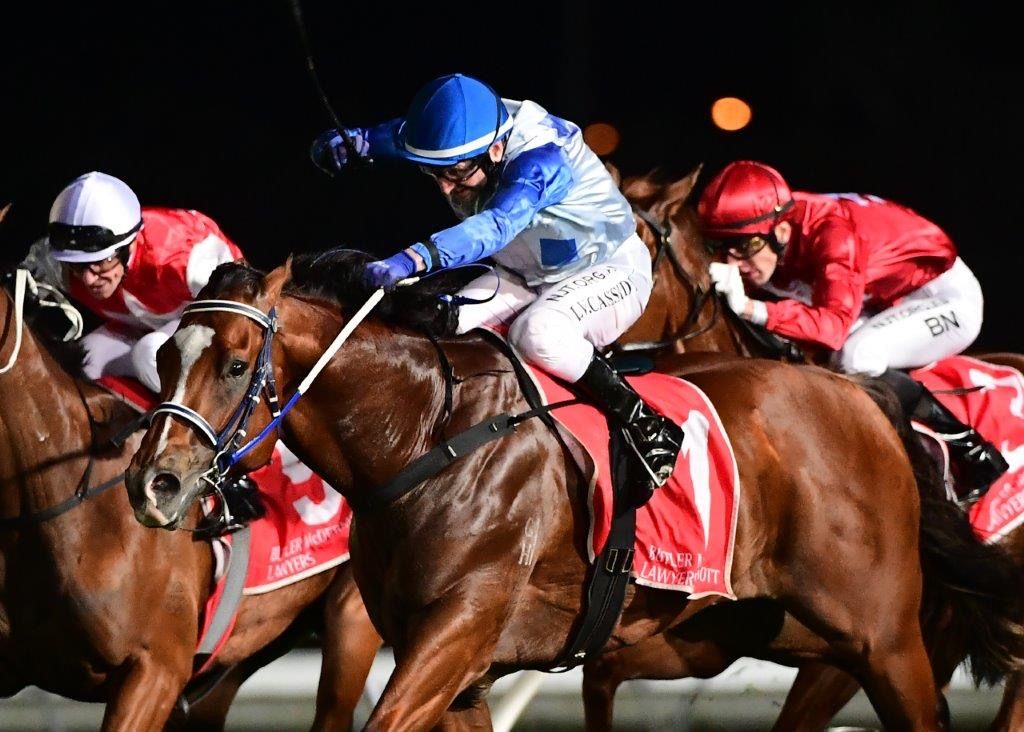 THUNDER ROLLS ON! - SYMONS LAXON RACING